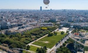 Fly over Paris aboard the largest hot air balloon ! – French Glimpses