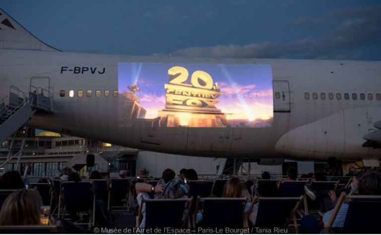 A movie projected on a Boeing 747 – French Glimpses