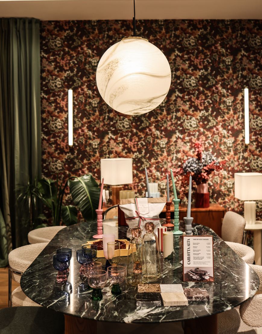 The Socialite Family unveils its apartment in Paris – French Glimpses