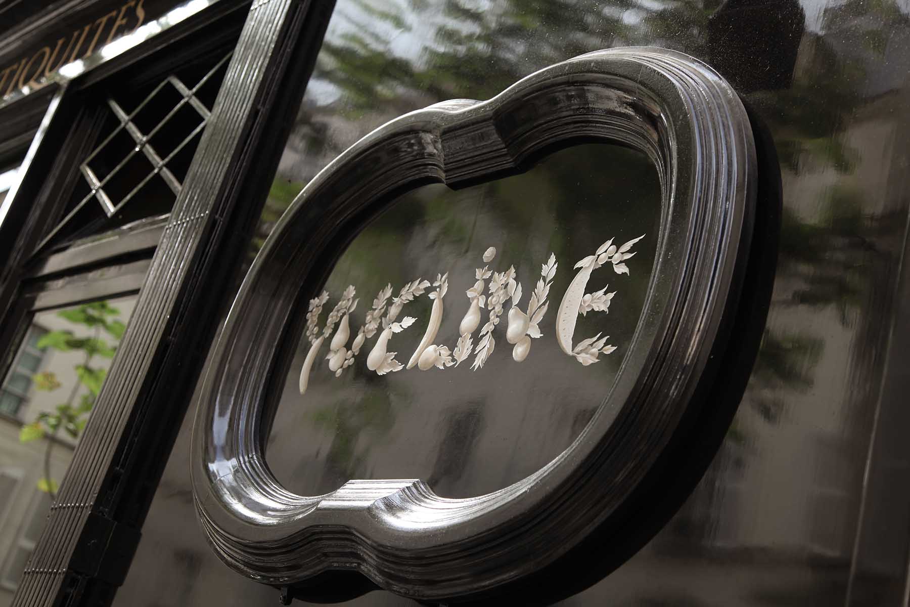 Yveline antiques, an institution in Saint Germain des Prés – French ...