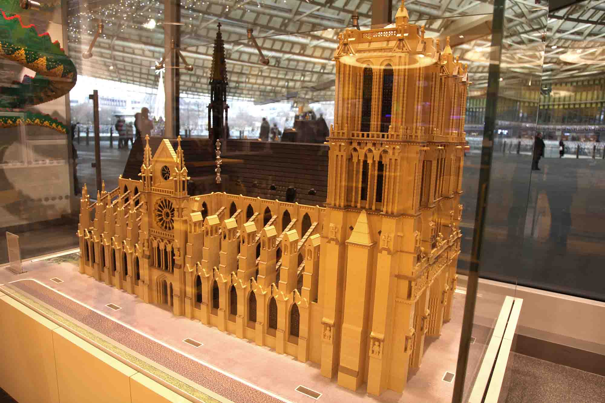 Paris in lego – French Glimpses