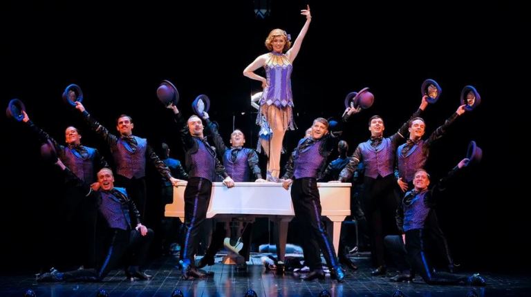 The musical 42nd Street in Paris ! – French Glimpses
