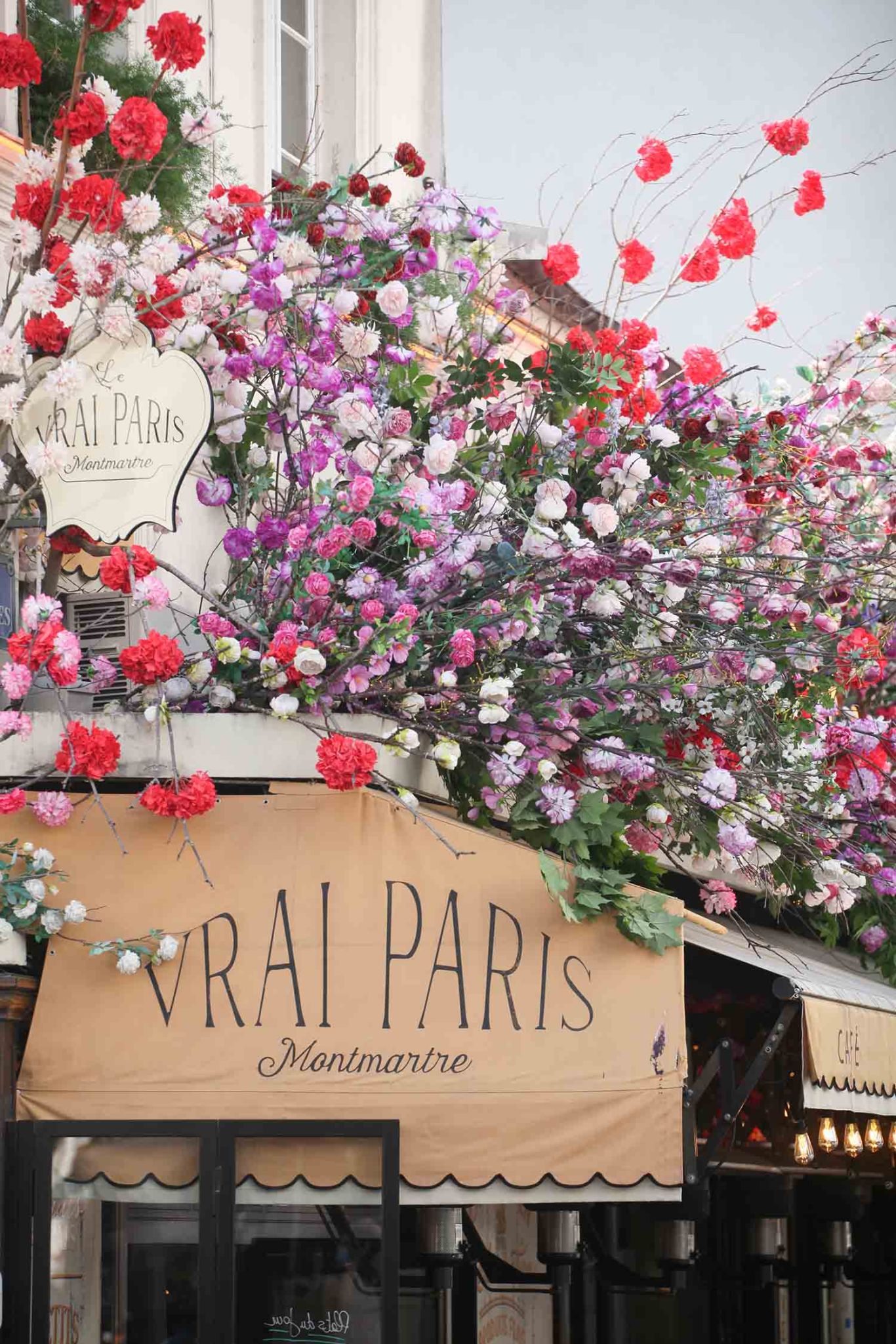 Le Vrai Paris: A Traditional Bistro Experience in Montmartre – French Glimpses