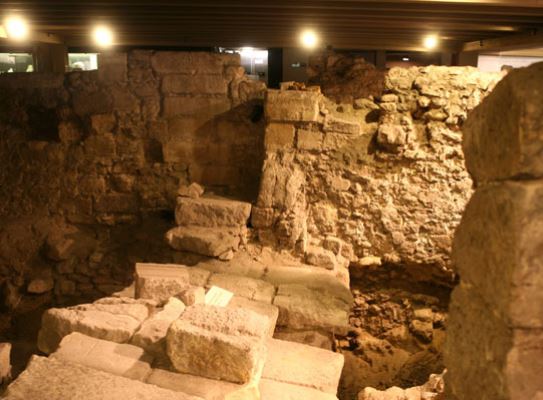 The Crypt under Notre Dame conceals treasures – French Glimpses
