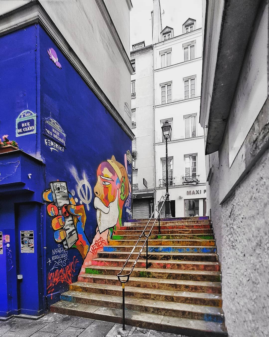 The smallest street in Paris: rue des Degrés – French Glimpses