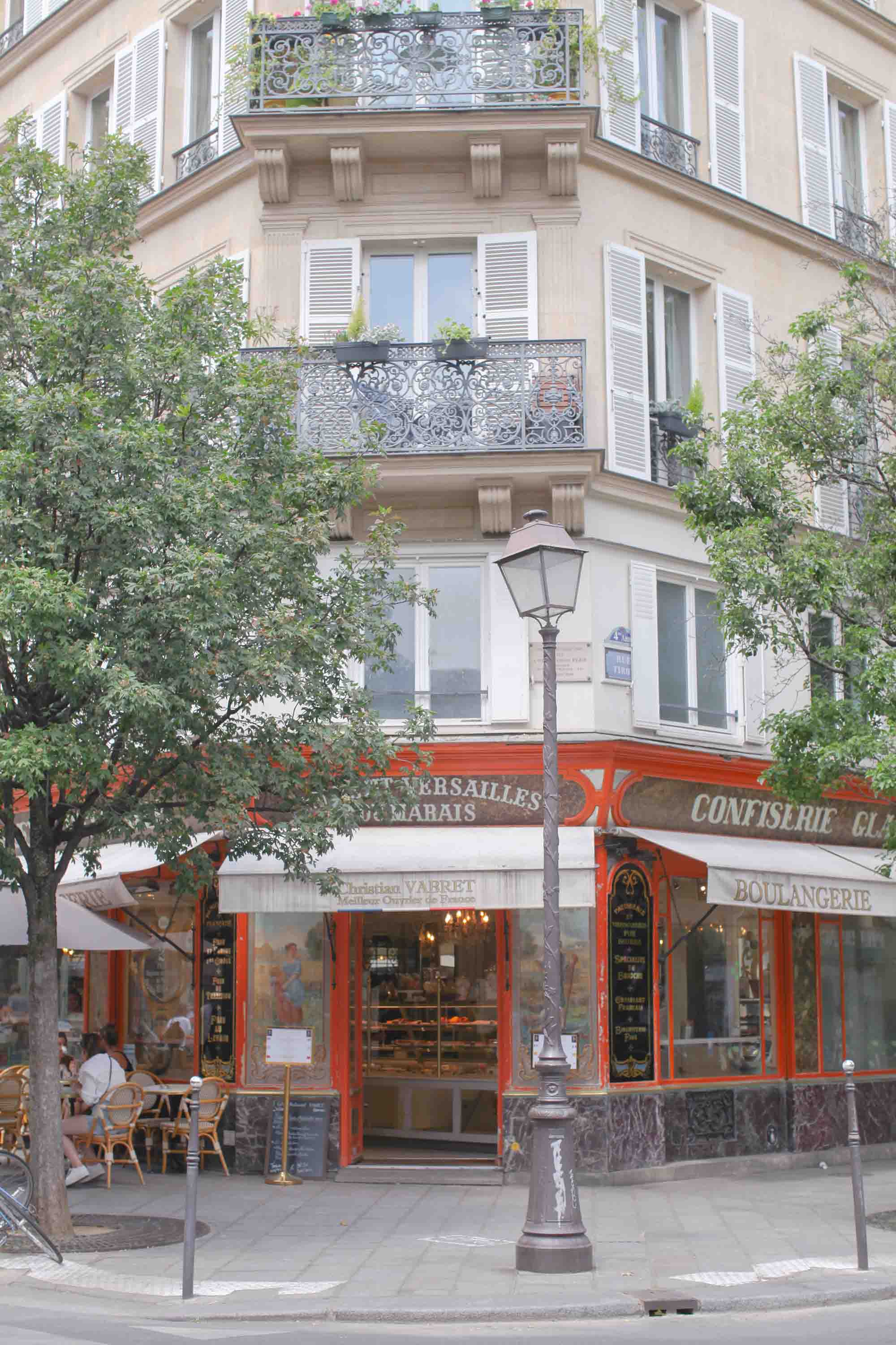 Au Petit Versailles du Marais, a superb bakery – French Glimpses